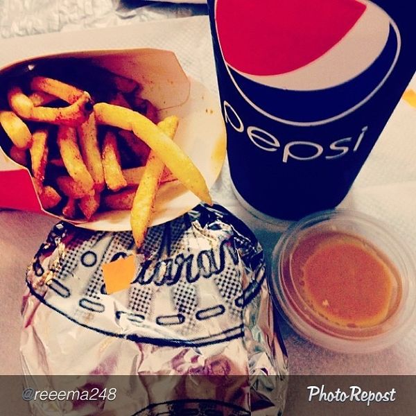 Burgerizzr - Al Yarmuk restaurant in Riyadh | KSARestaurant - discover ...