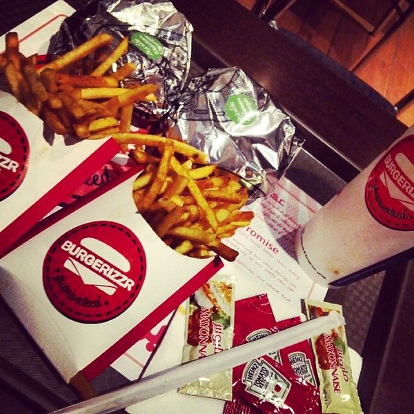 Burgerizzr - Damman Branch Roa.. restaurant in Riyadh | KSARestaurant ...
